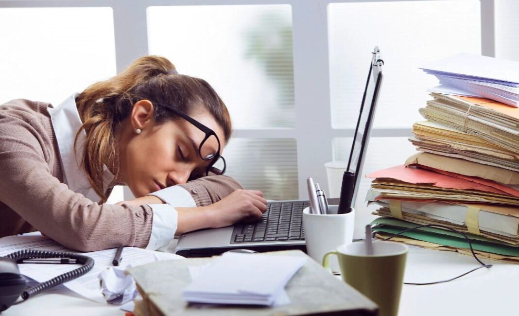 Feeling Sleepy at Work Space? Here are some ways to avoid it! | Chopal